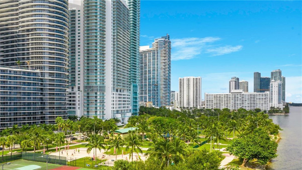 Quantum On The Bay Condos for Sale - Sunny Isles Condos